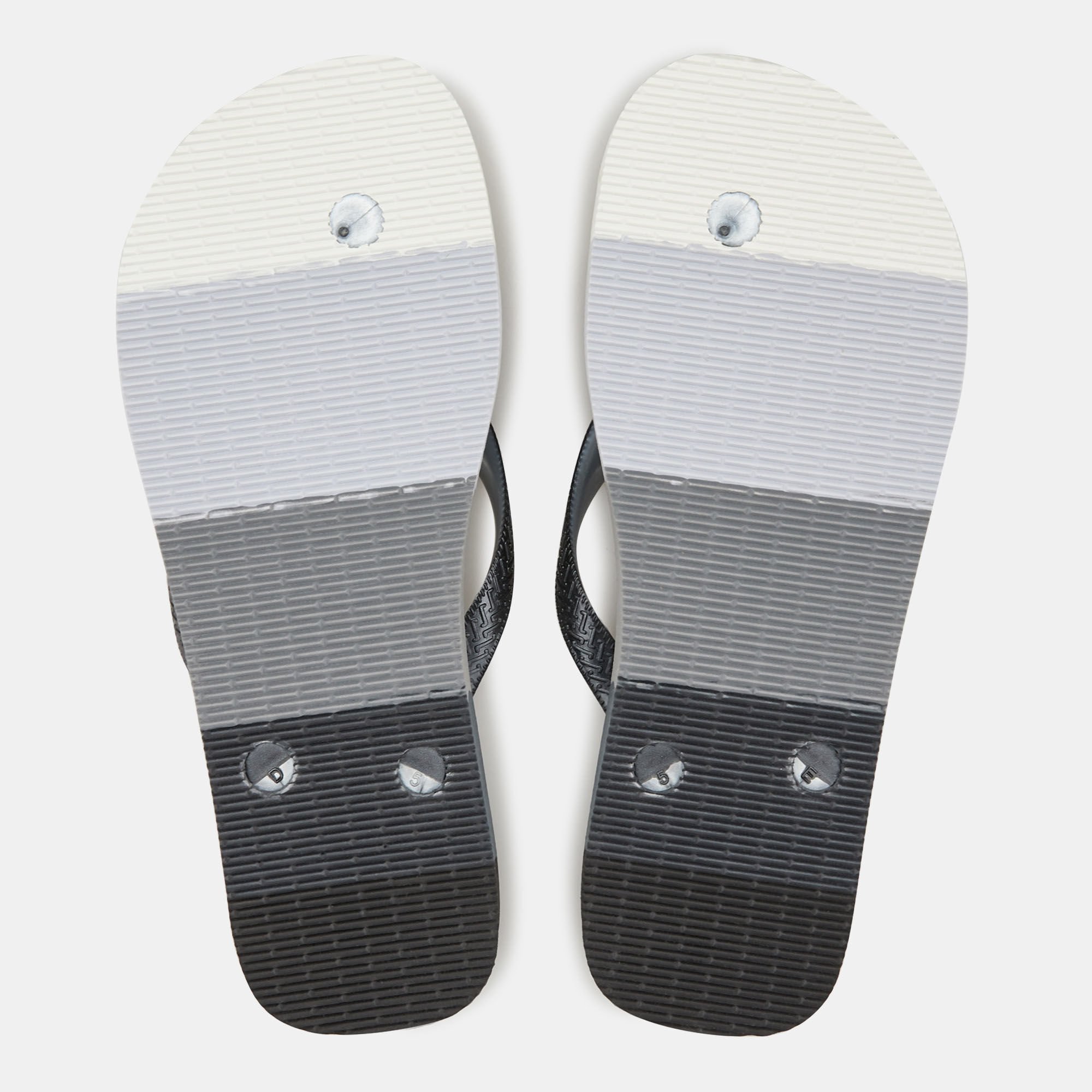 Tongs Logomania tendance pour un été stylé – Starpreya – Chaussures ...